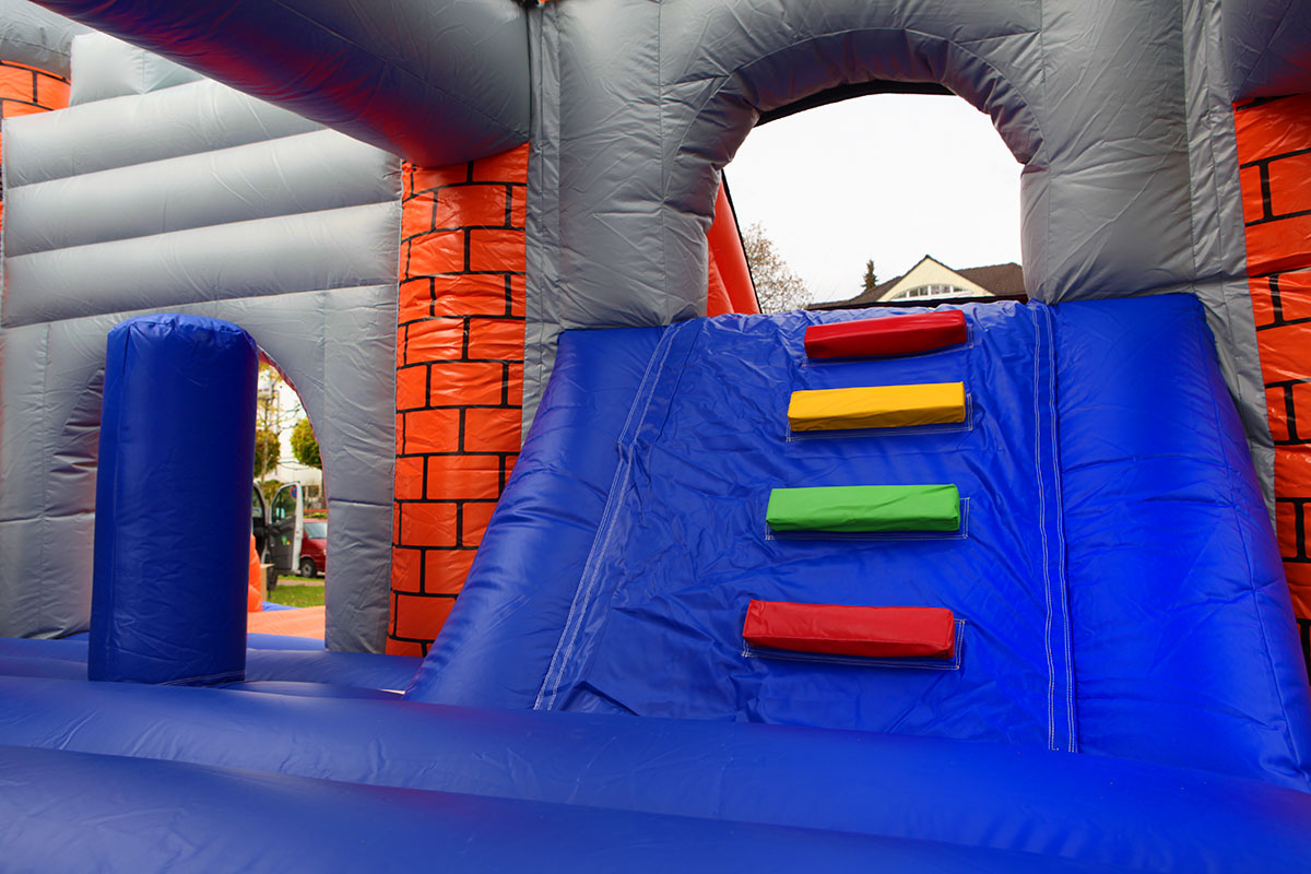 Hüpfburg Ritterburg mit 2 Rutschen