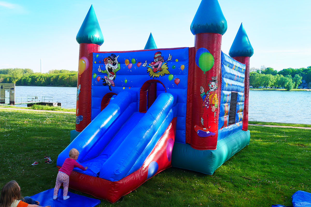 Hüpfburg Schloss mit Rutsche